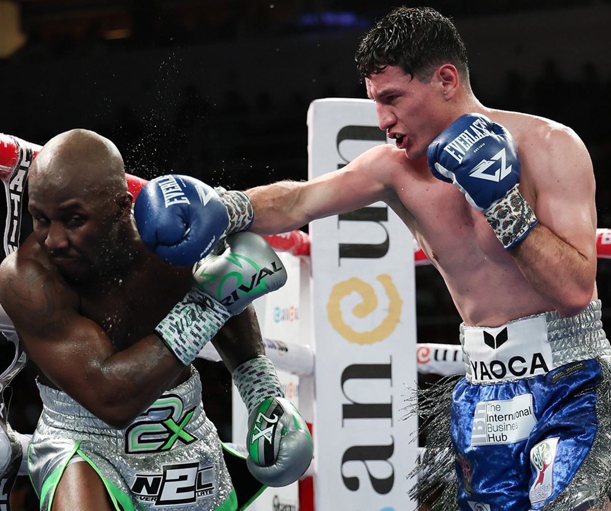 William Zepeda and Tevin Farmer Stand and Deliver Wild Showdown - NY FIGHTS